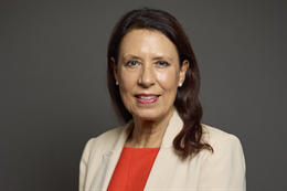 Official portrait for Debbie Abrahams - MPs and Lords - UK Parliament