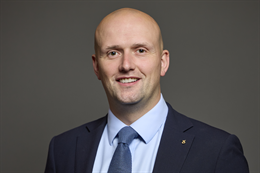 Official portrait for Stephen Flynn - MPs and Lords - UK Parliament