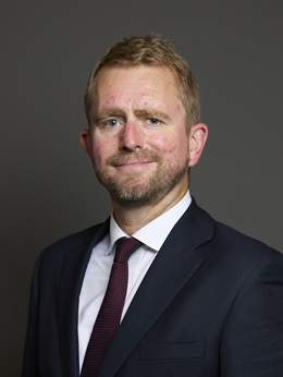 Official portrait for John Slinger - MPs and Lords - UK Parliament